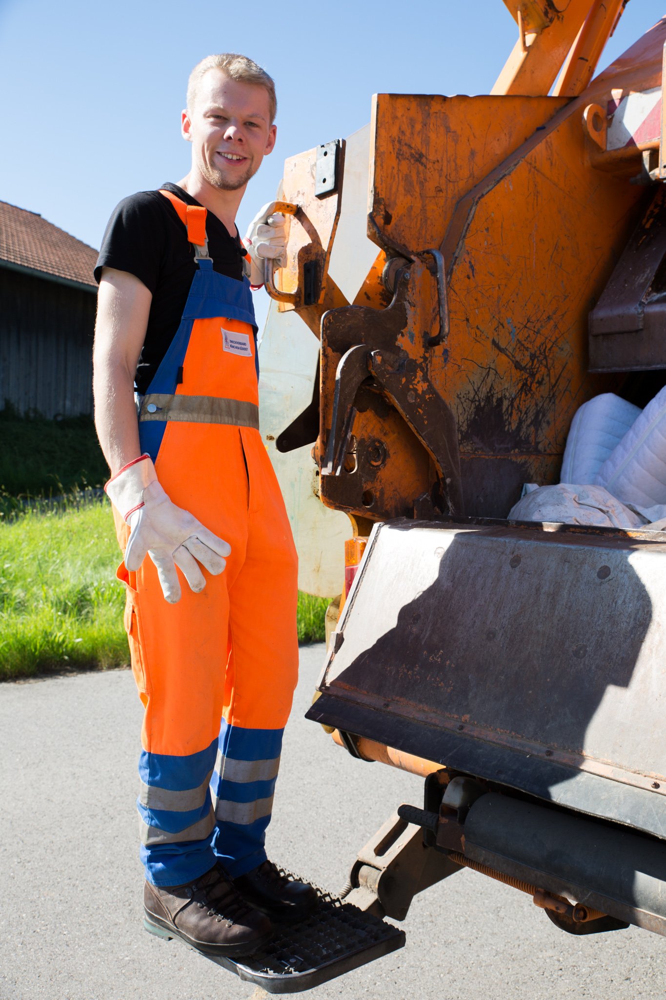 Jan Karres on Twitter: ".@SmagLucas und ich haben heute als Müllmänner gedreht. Wer wollte das ...
