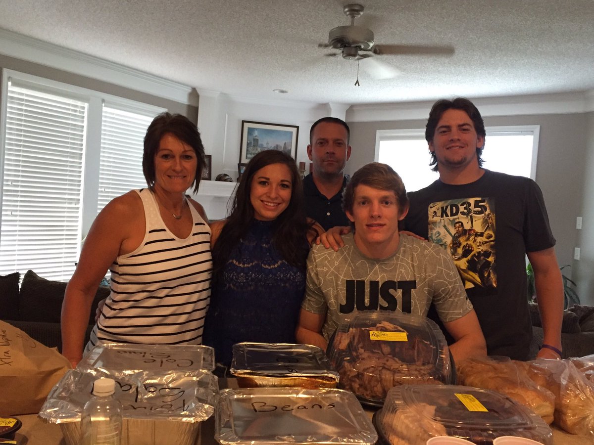 Ron Baker Biography, NBA Career Stats, Contract, Salary And Other Facts ...