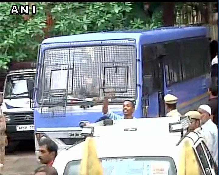 Hyderabad terror raids:All accused prsns brought to Cherlapally Jail ...