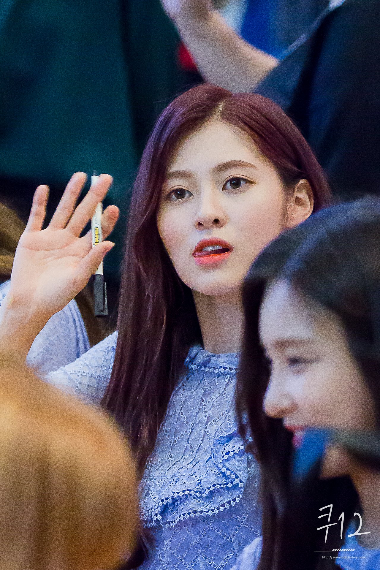 YEBIN DIARY on Twitter: "160626 #DIA #YEBIN Fansign Event @ COEX Megabox (3) #다이아 #예빈 #백예빈 ...