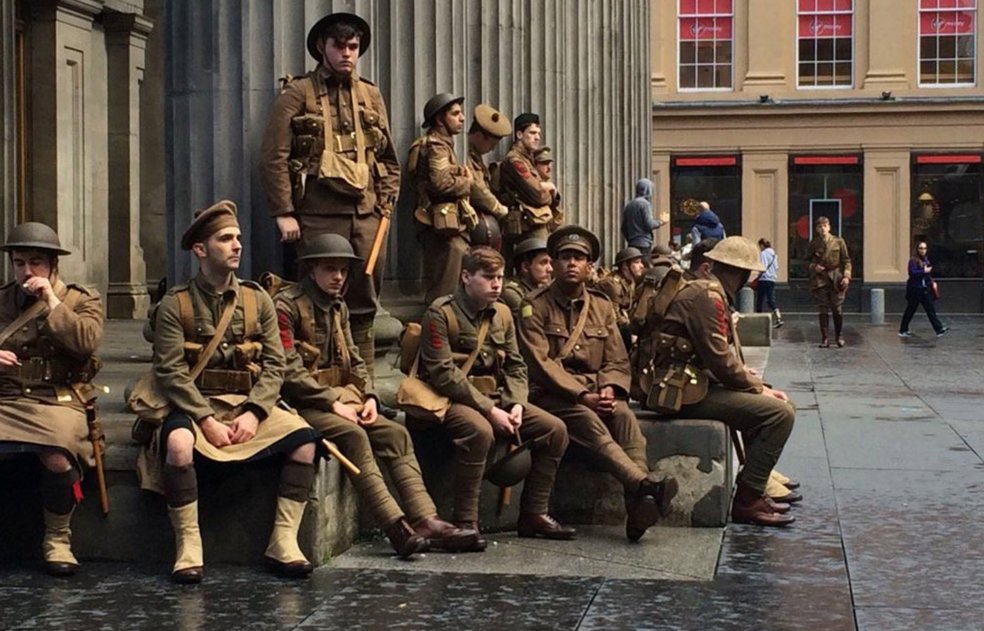 Hundreds of silent WW1 'ghost soldiers' appear at UK train stations ...