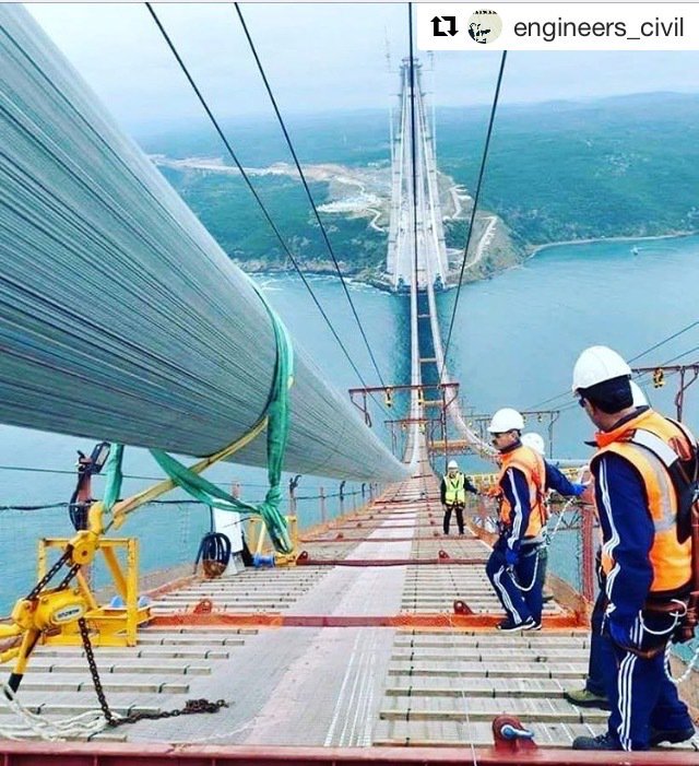 Installation of a cable during the construction of a bridge
