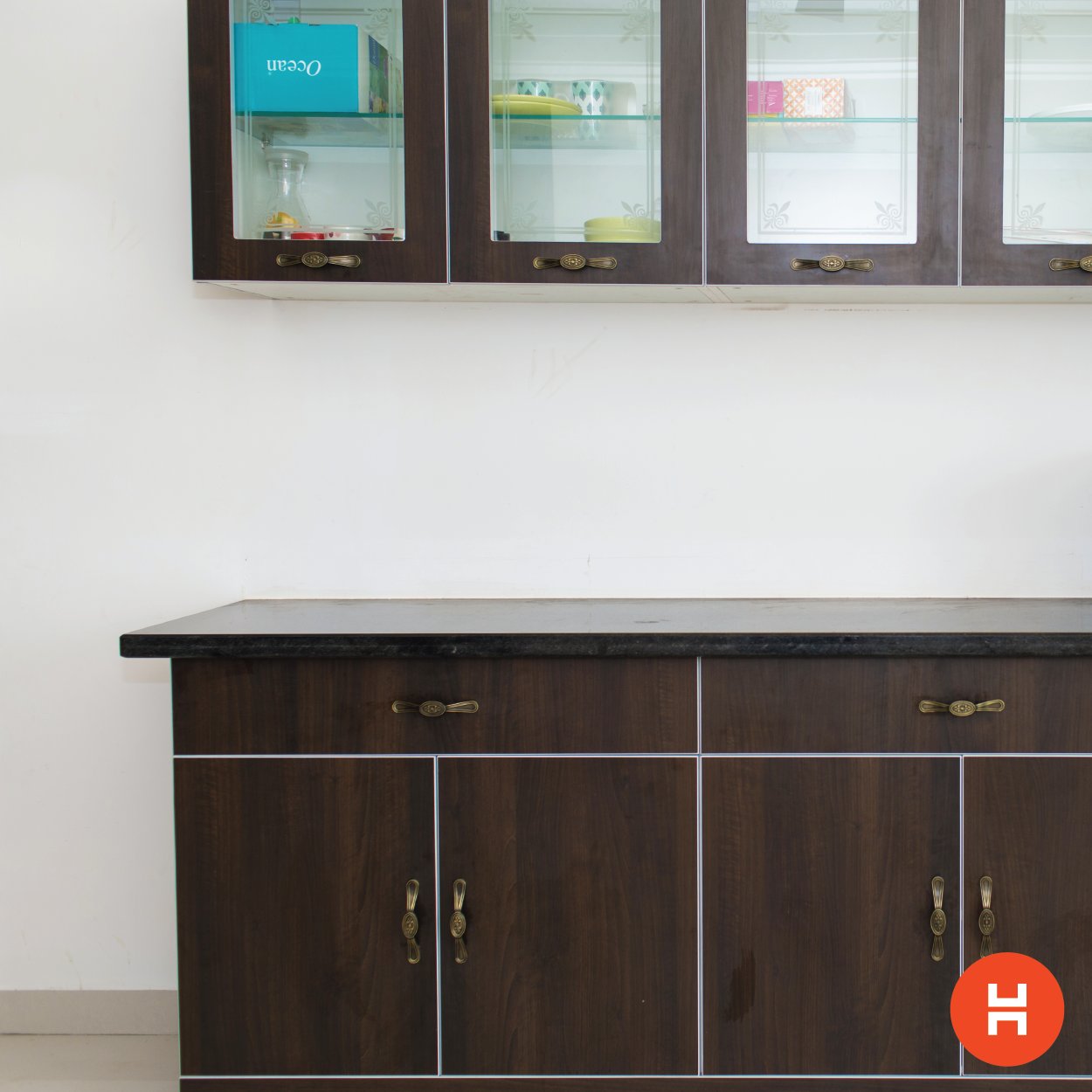 HomeLane on X A minimalistic appealing crockery unit. A console built with child friendly corners. https t R5Z0nUniqo https t Fp8ZMcUlH3 X
