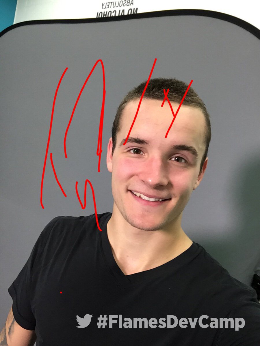 Tyler Parsons' turn with the Twitter Mirror! #FlamesDevCamp https://t ...