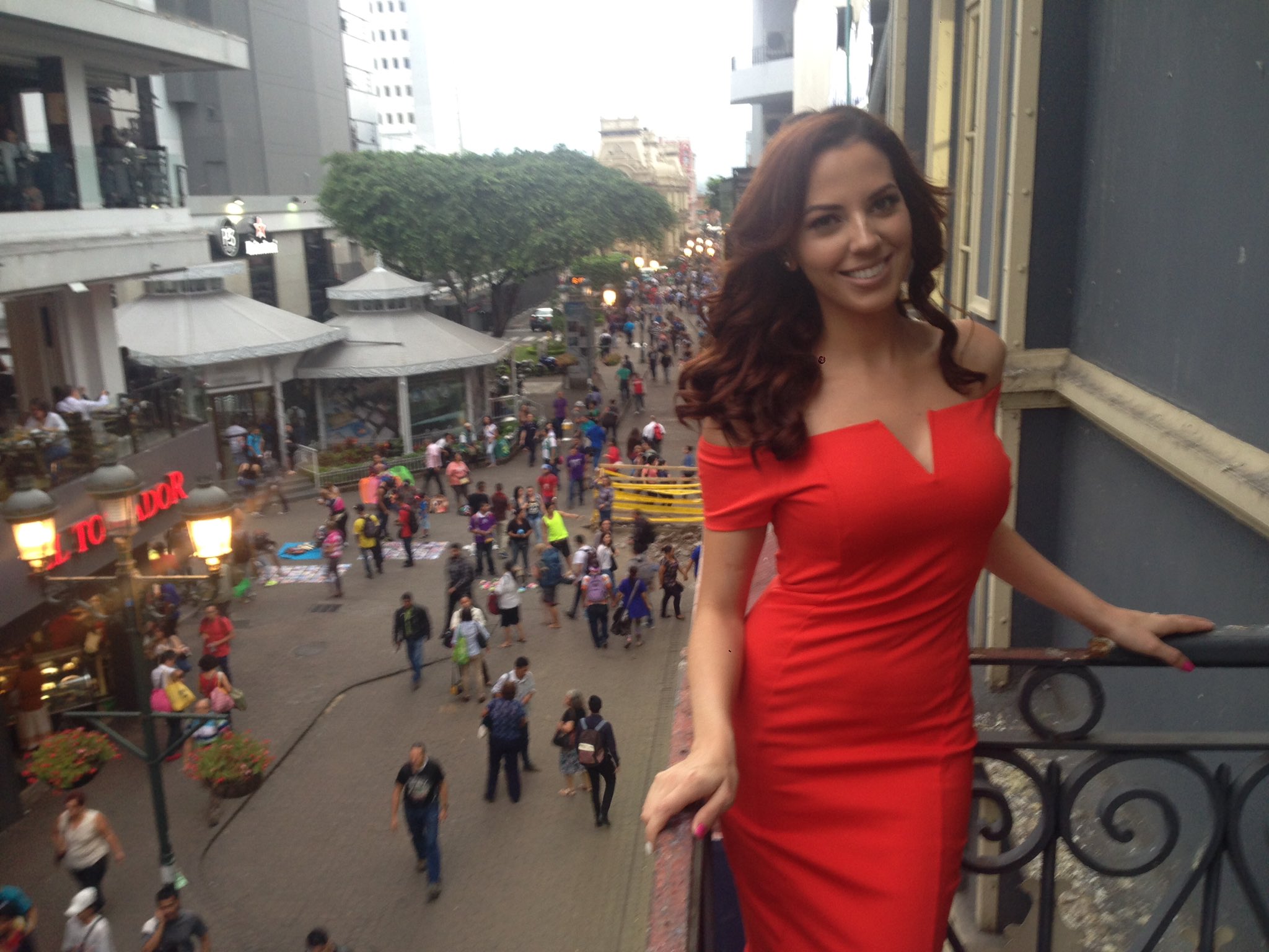 Lussania Víquez on Twitter: "Aquí casual grabando en "Chepe centro" 😊😊 https://t.co/1PTNlMUJjF ...