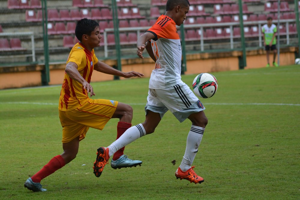PRIMERA | El juvenil Ángel Gamboa se estrenó con el primer equipo del ...