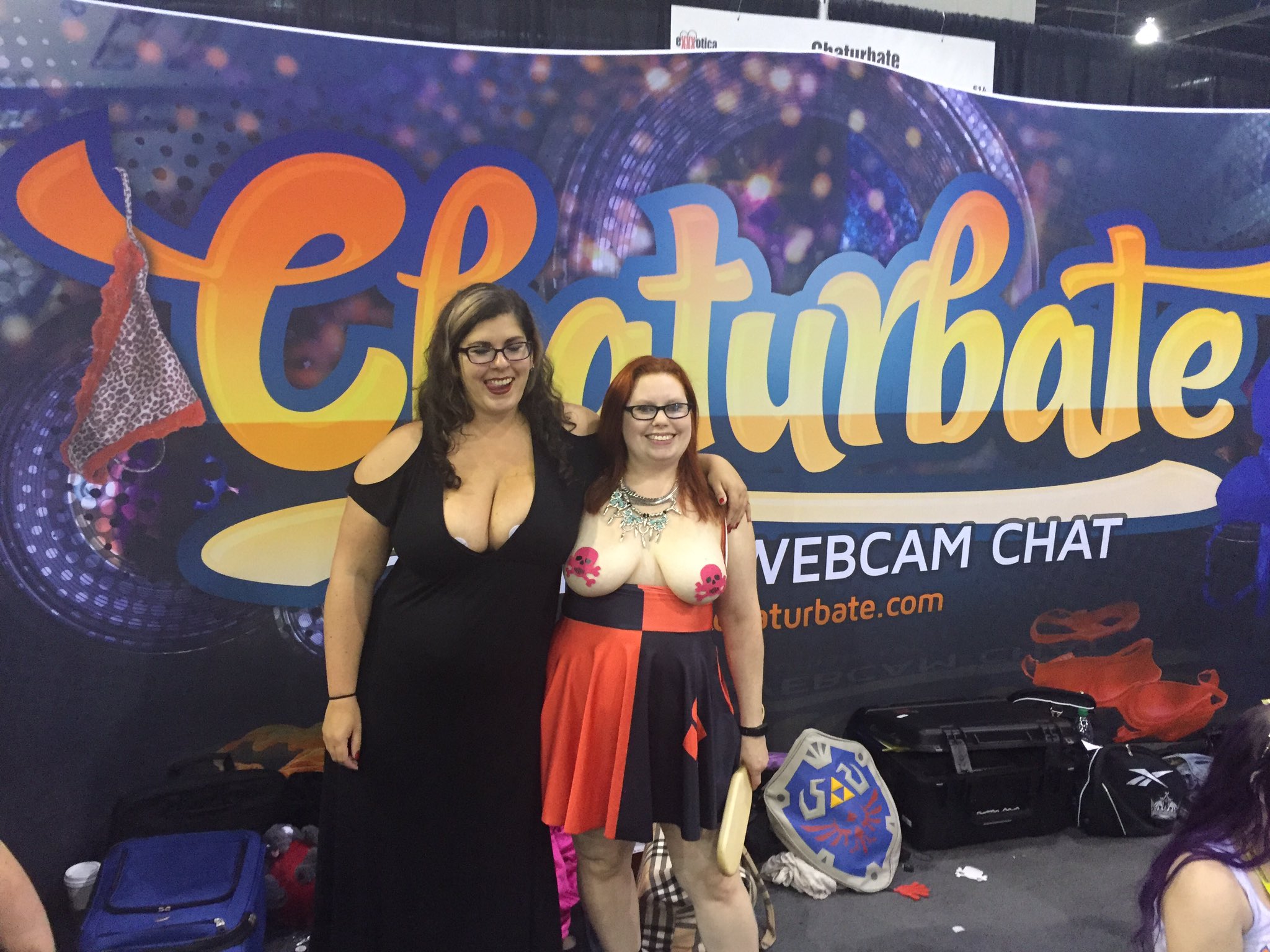 TW Pornstars - Violet Hayes. Twitter. At @EXXXOTICA with @pogoandshorty at the @chaturbate booth ...