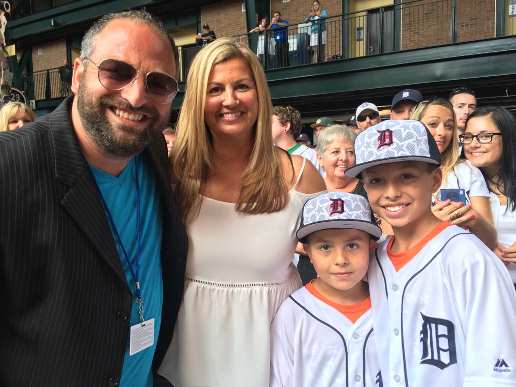It's @danleach971 with shani, chase and tyler inge, family of #tigers ...