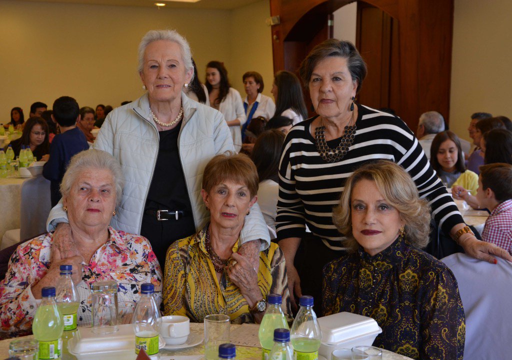 Yolanda Valdivieso, Elsa Torres, Ma. del Carmen Córdova, Lucía Harris ...