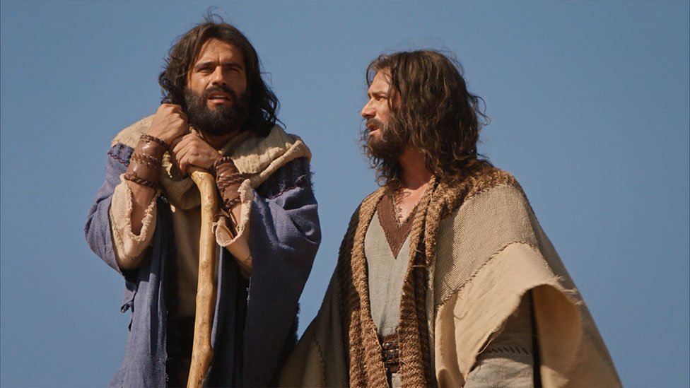 Moisés y Aarón quedaron felices con la noticia. Ramsés deberá cumplir ...