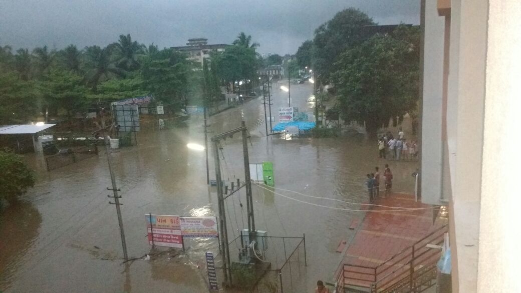 Heavy rain and flood-like situation in Valsad – Vapi – Dang – Navsari ...