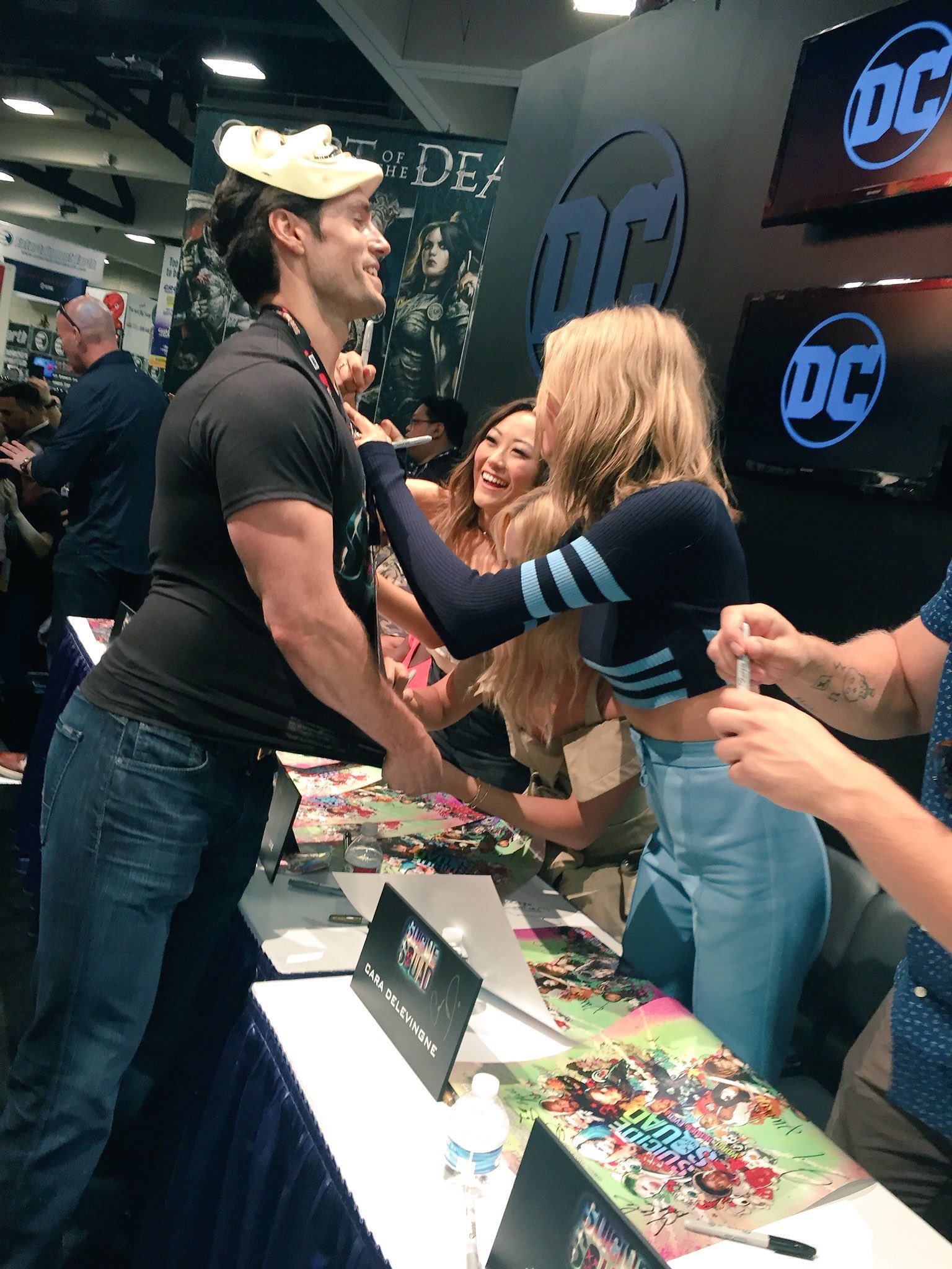 HenryCavillClique on Twitter: "#HenryCavill making a surprise appearance at the @suicidesquadwb ...