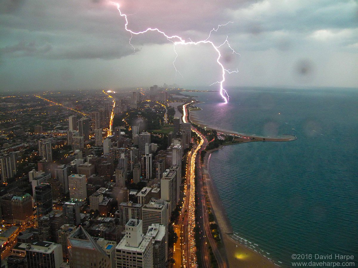 WOW! What a great shot of a lightning strike into Lake Michigan | Scoopnest