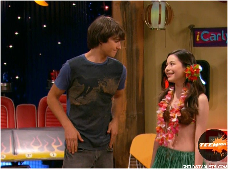 Miranda Cosgrove And James Maslow