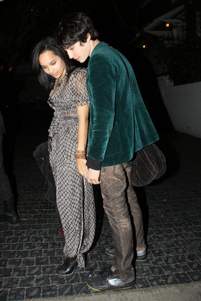 Ezra Miller Zoe Kravitz