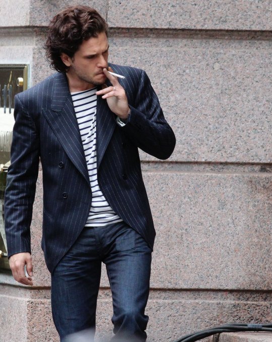 Kit Harington Smoking
