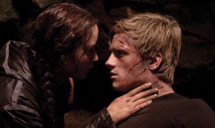 The Hunger Games Peeta And Katniss Kissing Scene