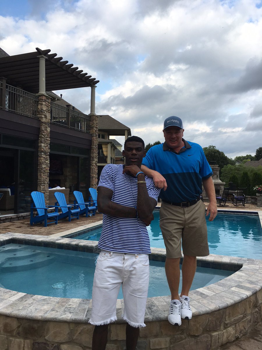 Coach Stoops BBQ's with his Defense