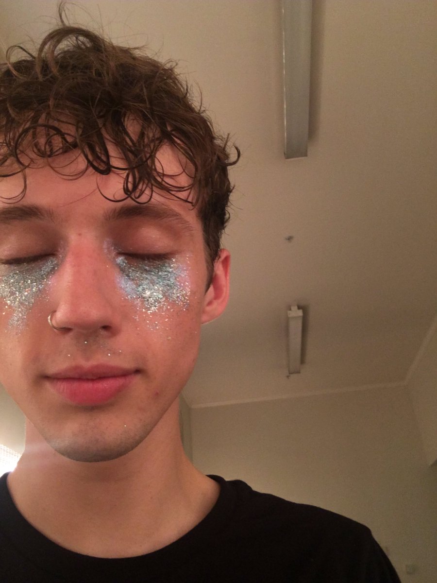 Troye Sivan Eyes