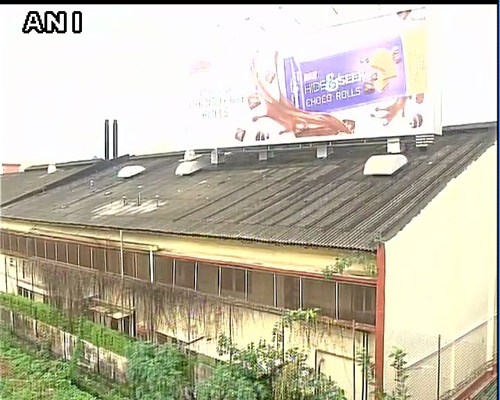 Mumbai: vile parle factory, which also manufactured the iconic parle-g ...