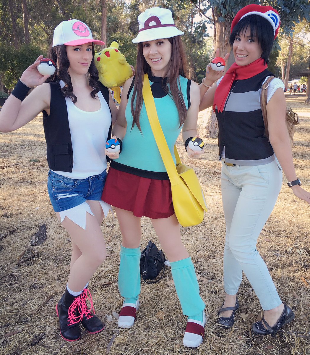 Pokemon Leaf Cosplay