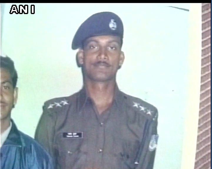 Jamtara (Jharkhand): Family mourns death of CRPF commandant Pramod ... Jamtara (Jharkhand): Family mourns death of CRPF commandant Pramod ...