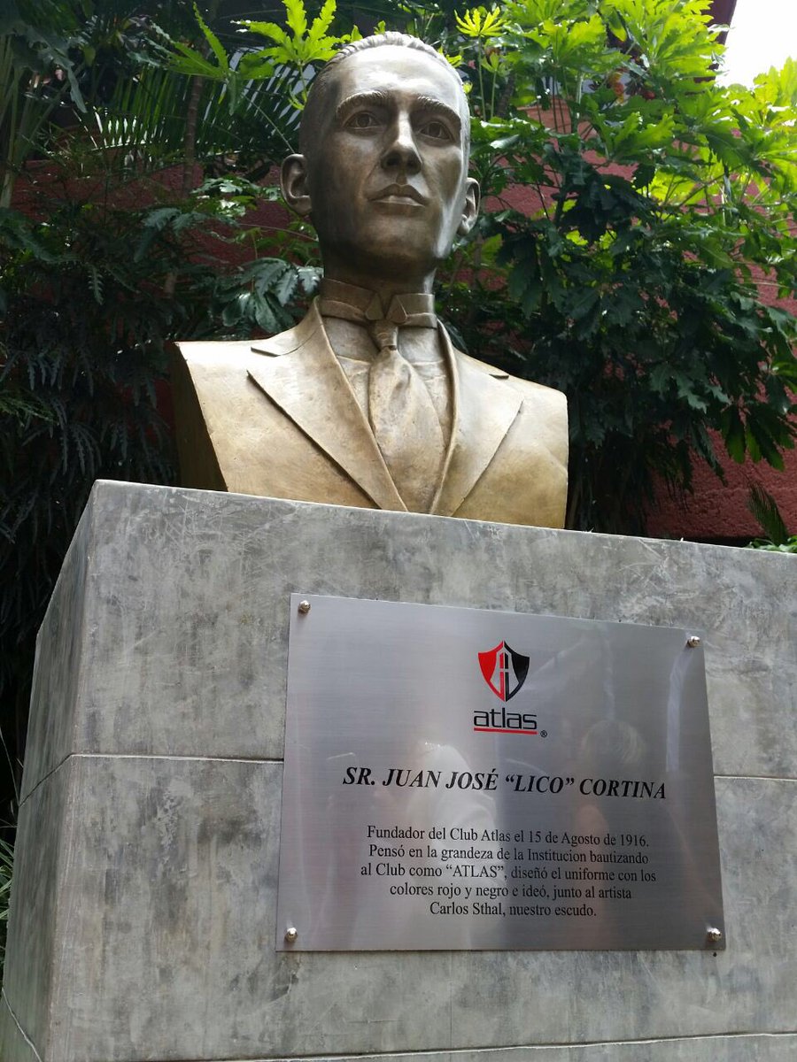 ¡Nuestro fundador Juan José "Lico" Cortina queda inmortalizado con la develación de su busto en ...