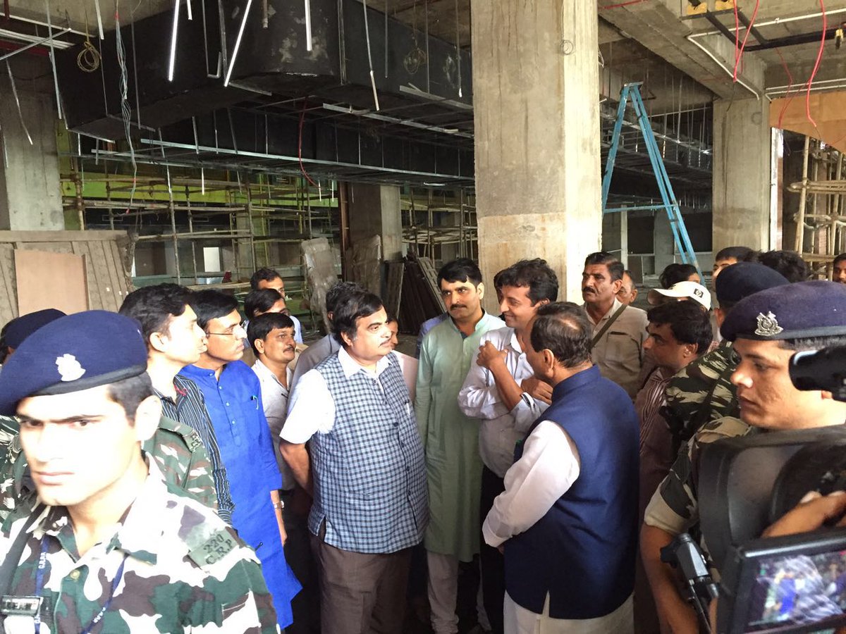 Nitin Gadkari visits Ranip Bus Port in Ahmedabad | DeshGujarat