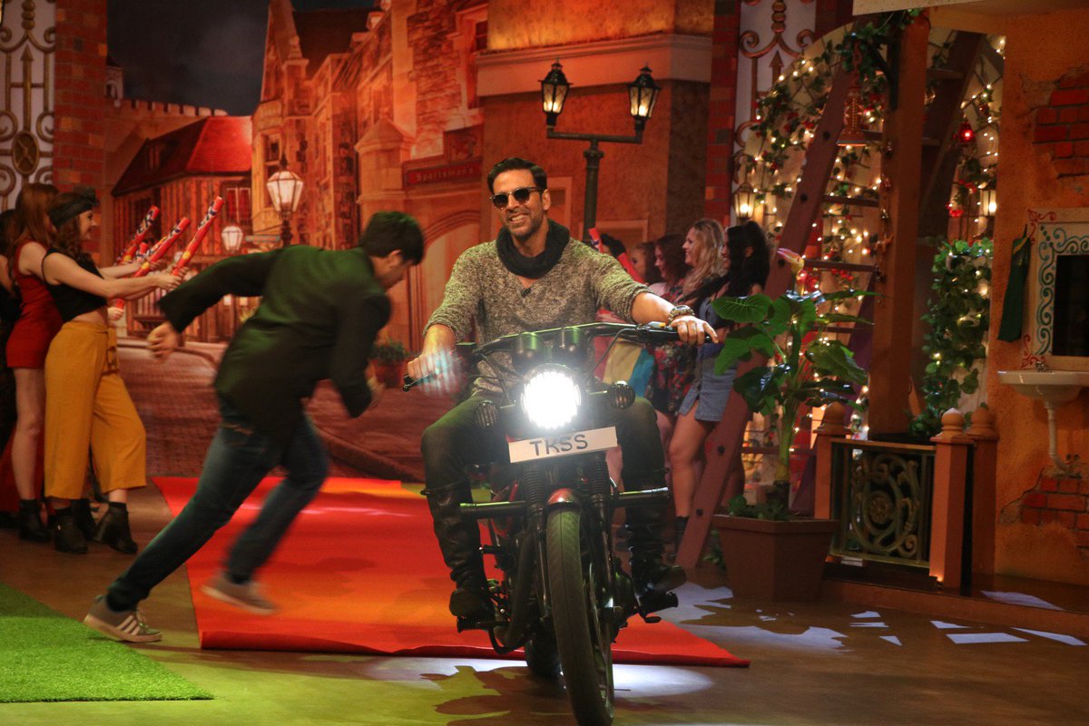 Akshay Kumar promotes 'Rustom' on The Kapil Sharma Show Hindi Movie ... Akshay Kumar promotes 'Rustom' on The Kapil Sharma Show Hindi Movie ...