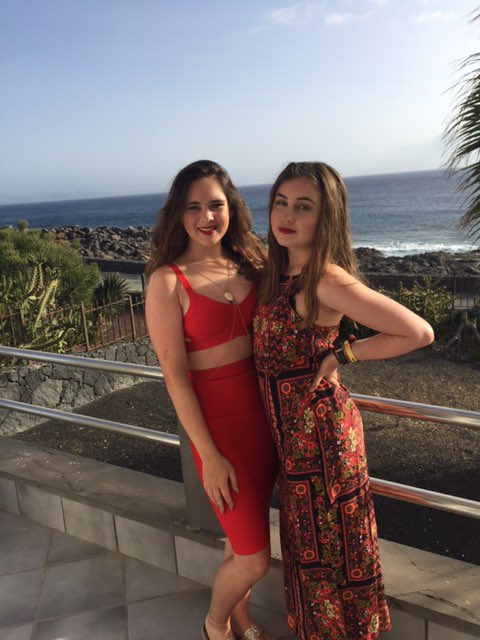 Isabella Davis on Twitter: "This hot weather reminds me of holiday with my bestie 😢💙 https://t ...
