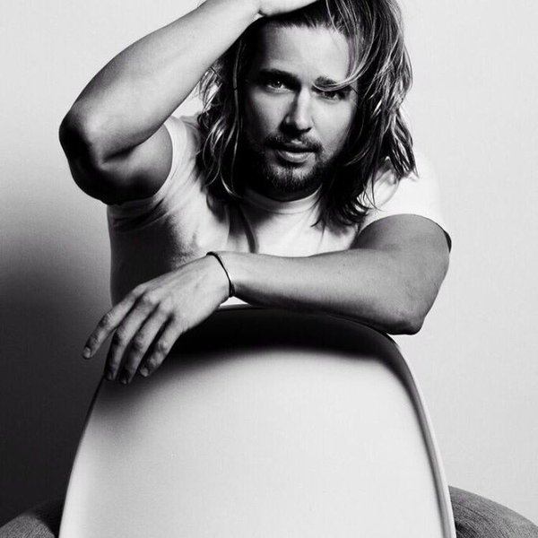 Drew Van Acker Instagram