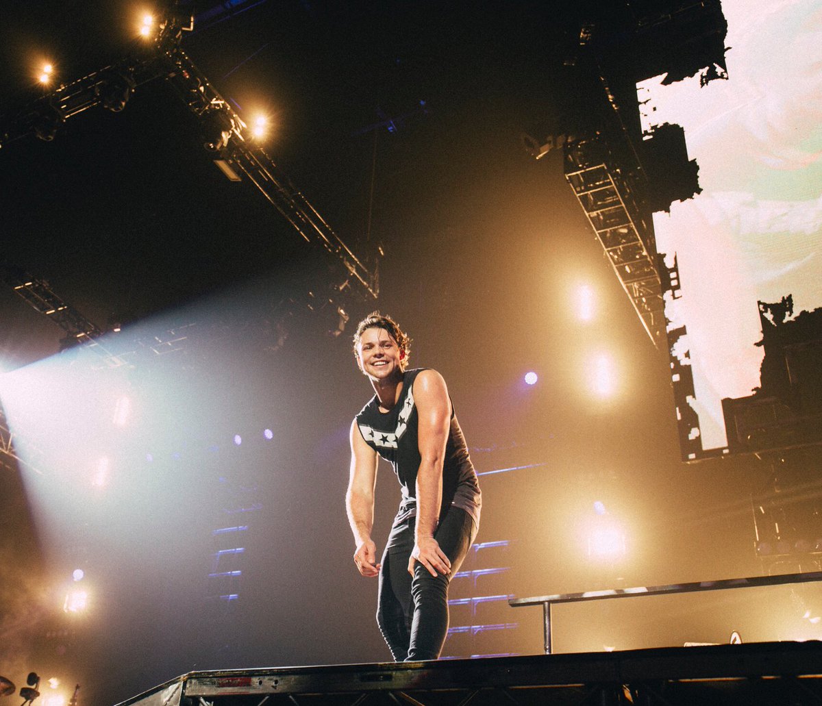 Ashton Irwin On Stage