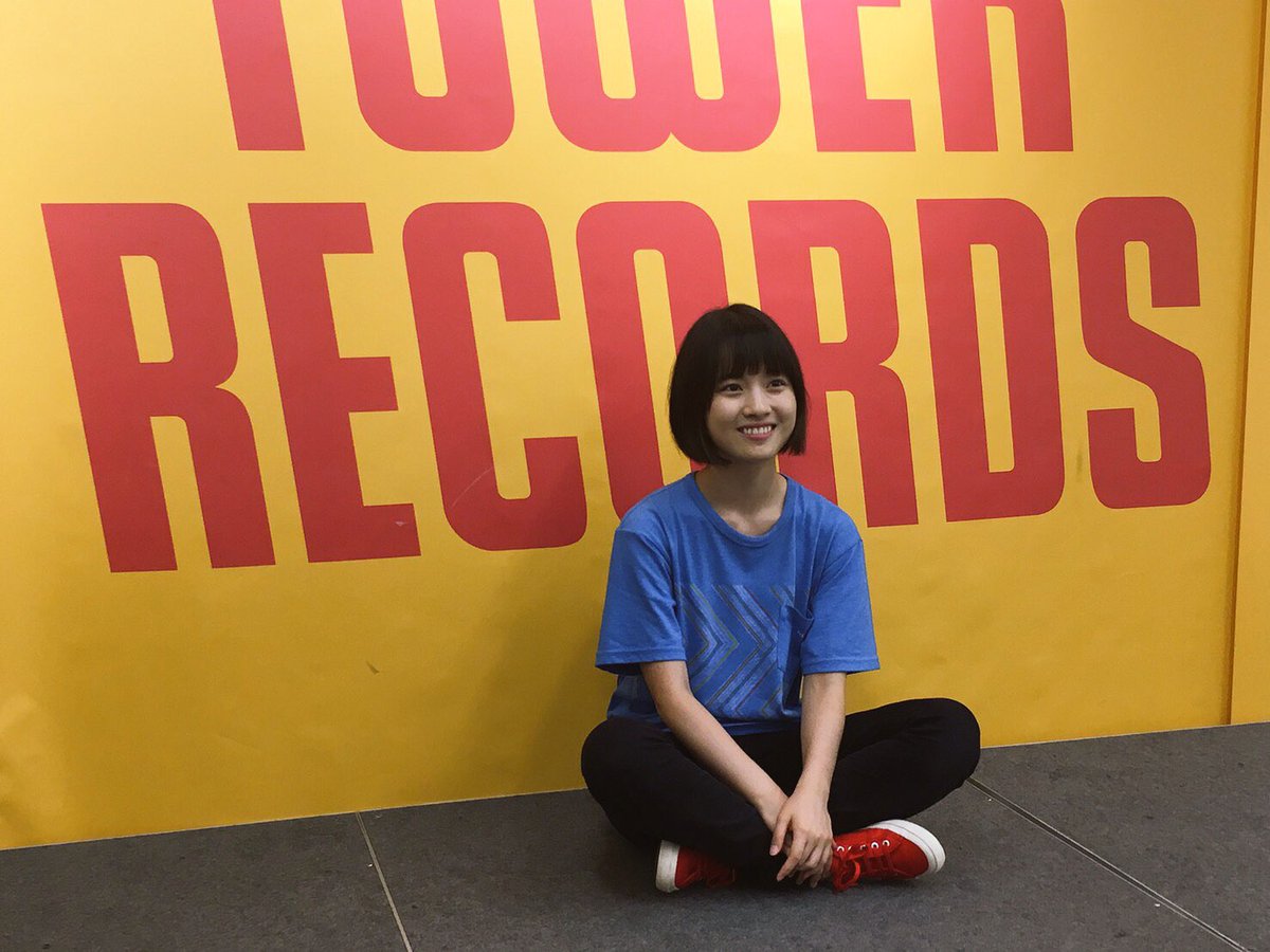 TOMOO 1stミニアルバム「Wanna V」発売記念イベント ミニライブ＆特典会＠タワーレコードららぽーと立川立飛店（2016.08.12） (2ページ目) - Togetter