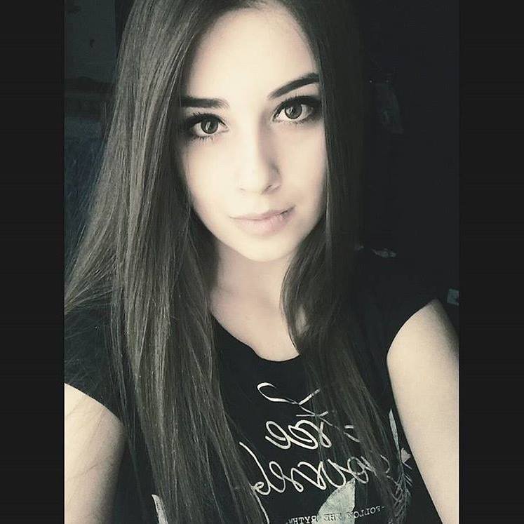 Foto Te Bukura Te Vajzave Te Thjeshta