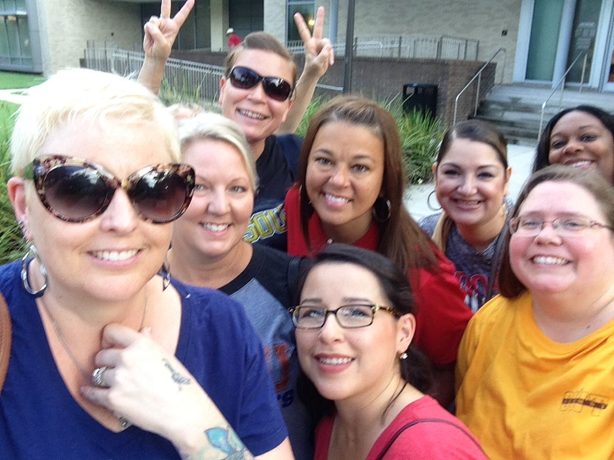 Julie Gillespie's Instagram, Twitter & Facebook on IDCrawl