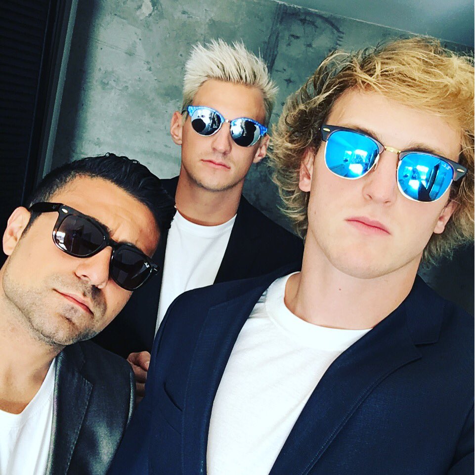 Lora Cooper's Instagram, Twitter & Facebook on IDCrawl