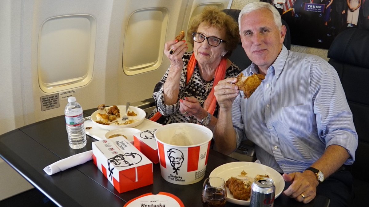 A trash man tweets picture of himself eating kfc on his private jet ...