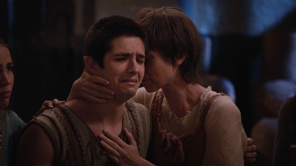 Leila y Bezalel no encuentran consuelo… Uri ya murió ElDesgarroEnEgipto ...