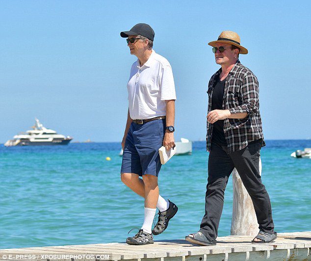 Bill Gates hits St Tropez hotspot with Bono—in socks and sandals ...