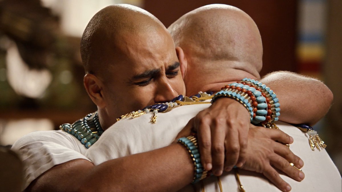 Simut se despide, Paser le dio “la orden” para abandonar sus creencias ...