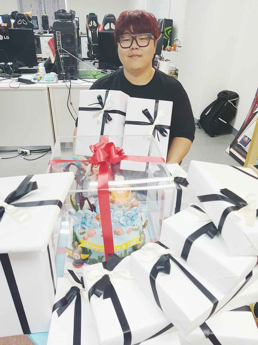 SK telecom T1 on Twitter: "감사합니다. I love Fans so much :) thanks #Happy_Wolf_Day @SKT_Wolf…