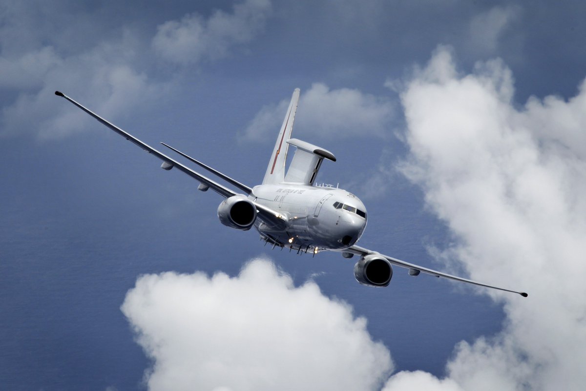 A Boeing E-7A Wedgetail AEW/C flies over the town of Maitland (2SQN ...