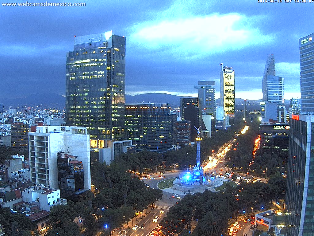 Paseo de la reforma, ciudad de méxico #cdmx, en la hora azul de hoy ...
