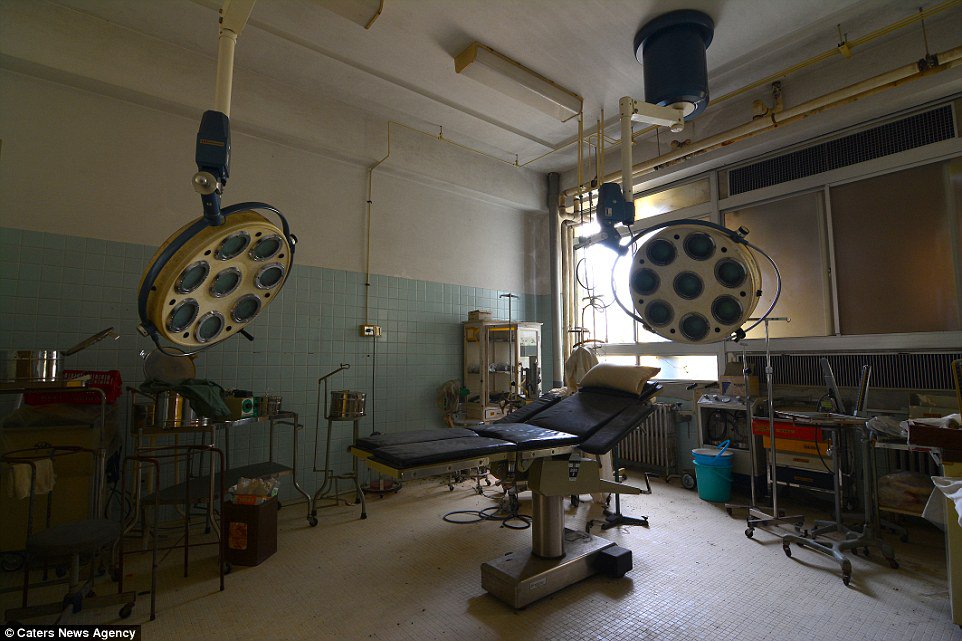Haunting pictures of abandoned Japanese hospitals left untouched for ...