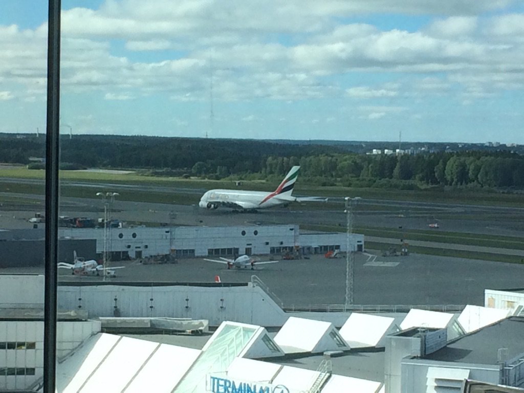 Emirates A380 EK226 from San Francisco to Dubai diverted to Arlanda ...