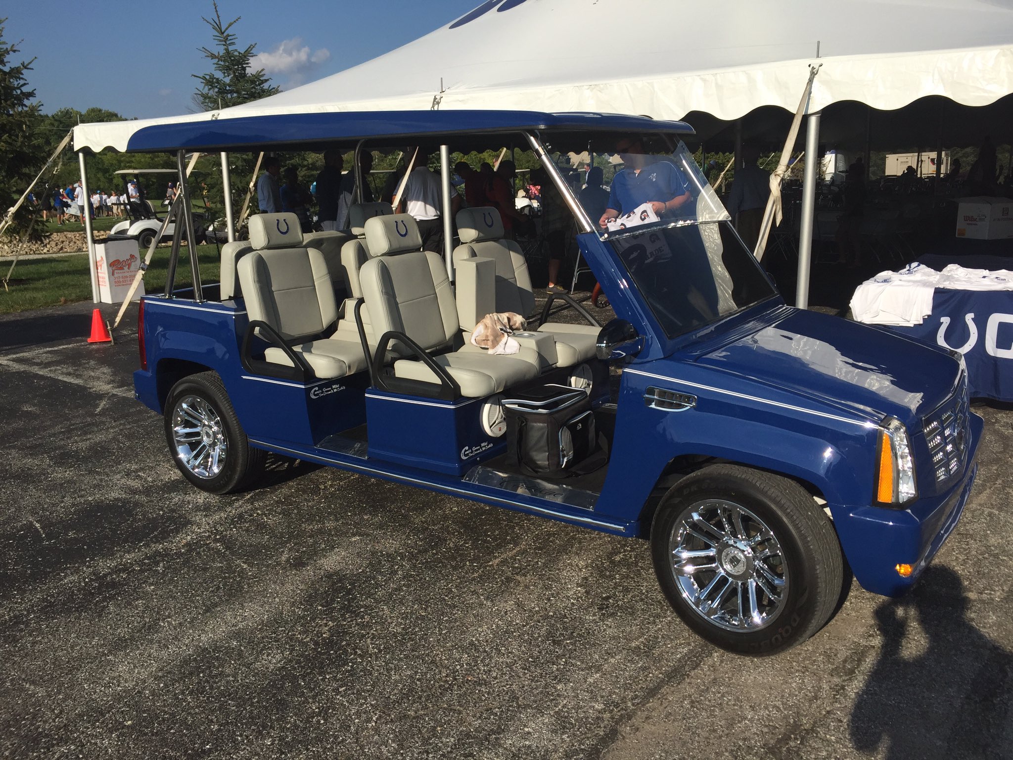 Escalade Golf Cart