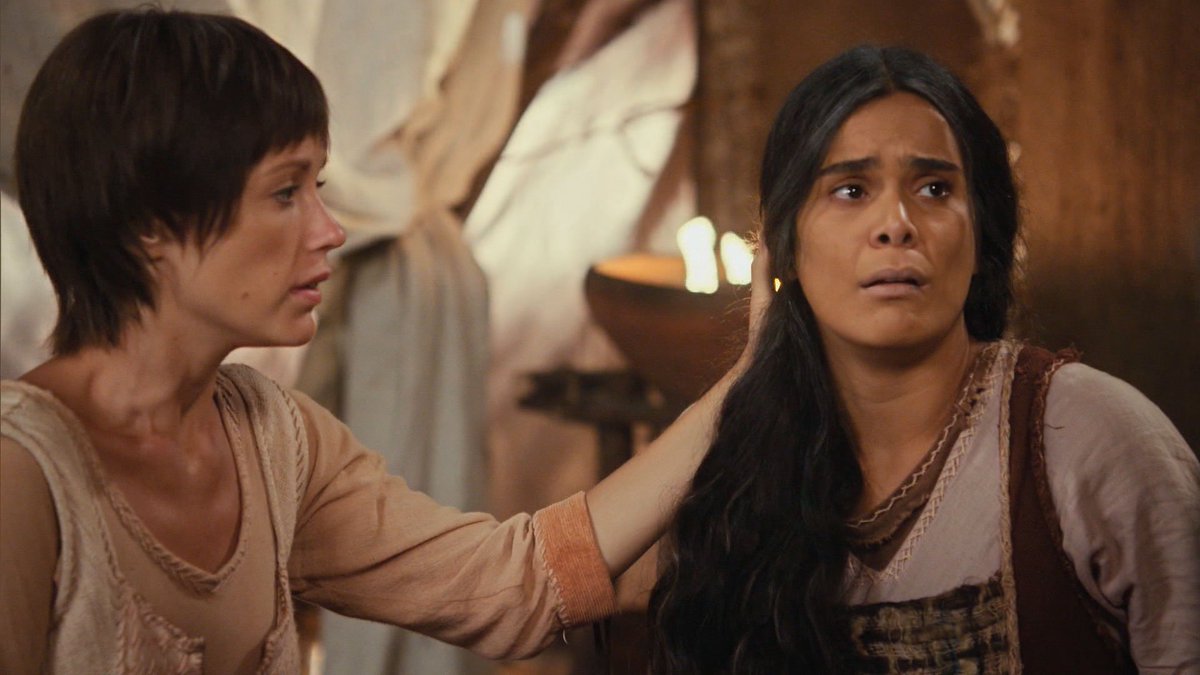 Abigail se entera que su amiga está herida. Quiere ir a ayudarla ...