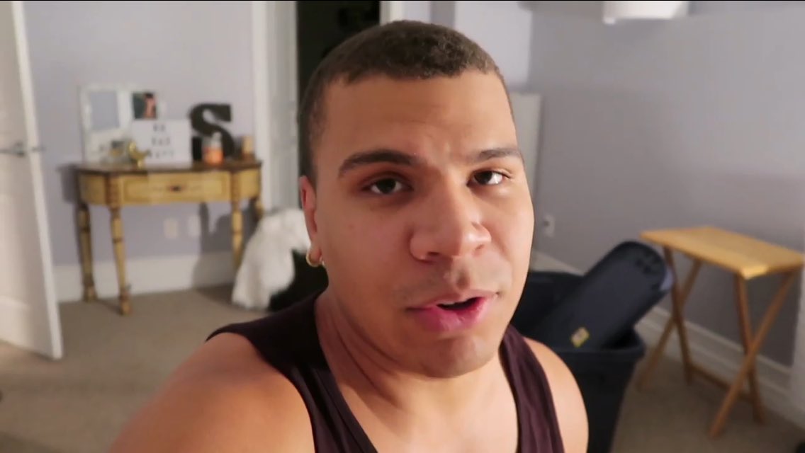 Ashton Summers's Instagram, Twitter & Facebook on IDCrawl