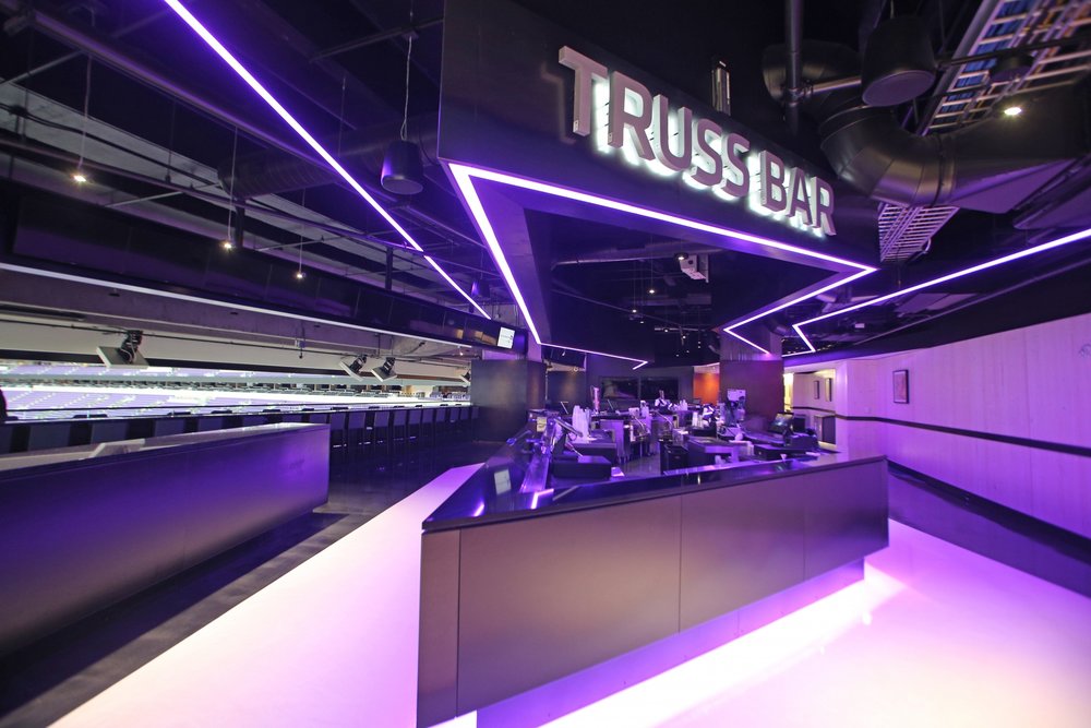 Vikings fans have Scandinavian, cabin-style space, Truss Bar now open ...