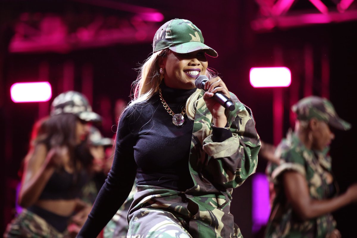 Chomee Pictures On Stage